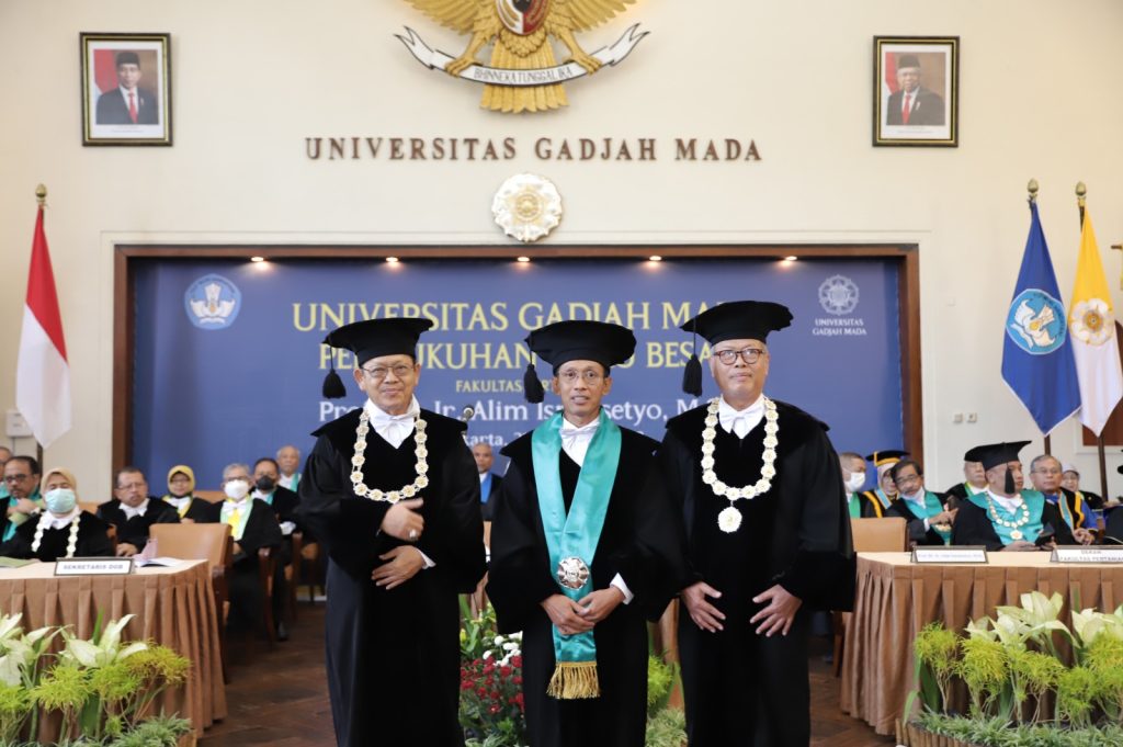 Universitas Gadjah Mada Mengukuhkan Guru Besar dari Departemen ...