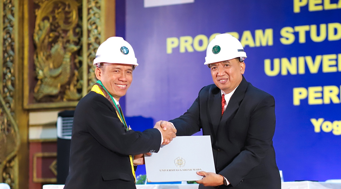 Empat Dosen Departemen Perikanan Diwisuda Profesi Insinyur: Upaya ...